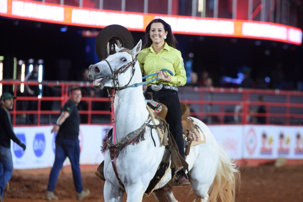 Barretense Fernanda Cavalheiro vence noite dos Três Tambores | Festa do ...