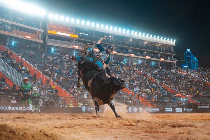 Domingo da Festa do Peão tem final da PBR Brazil, shows musicais e ...